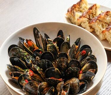 Rob-Roy-Cameron-recipe-mussels-featured - Fabric Magazine